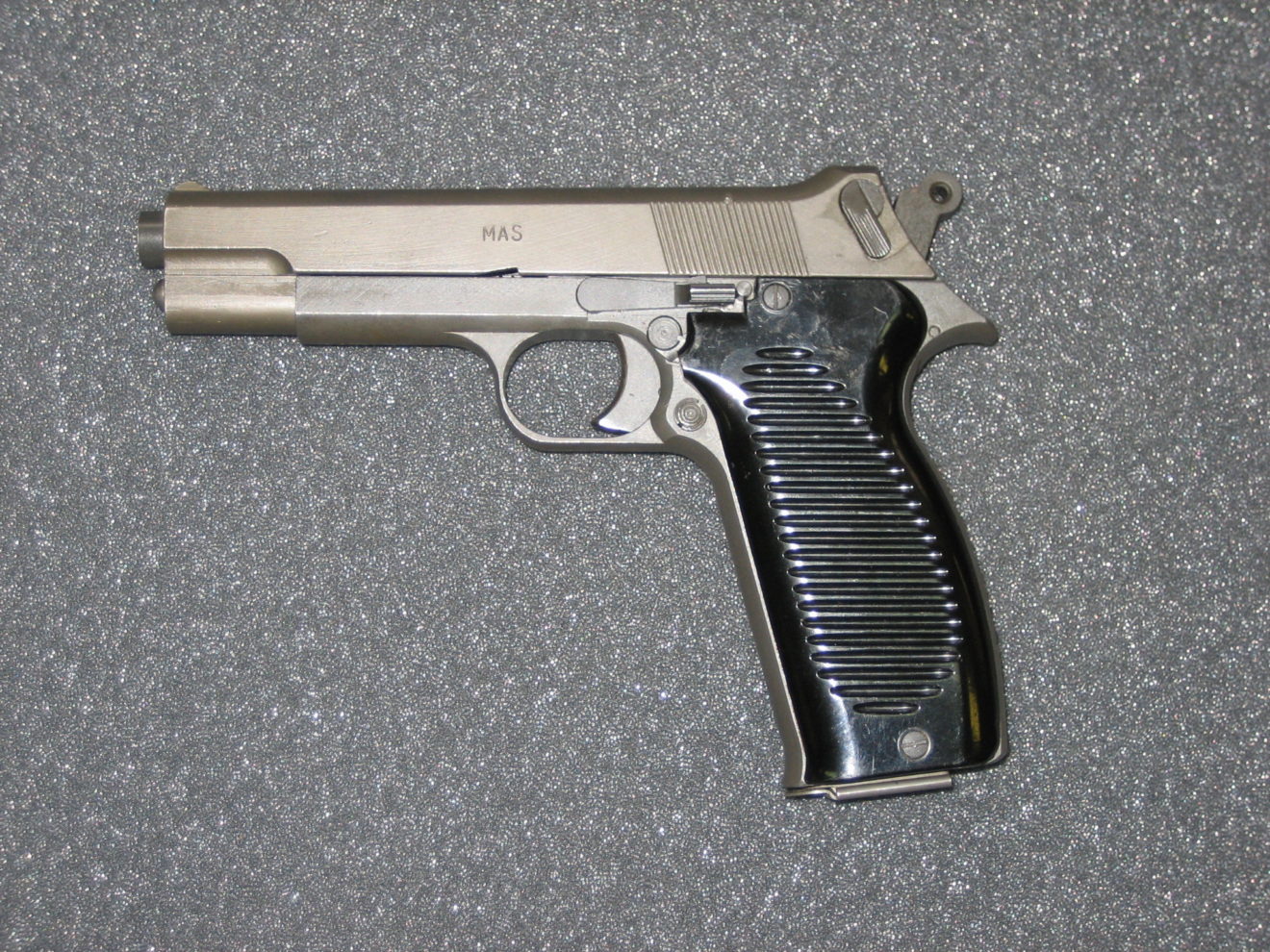 Le schéma directeur des avancées techniques du pistolet réglementaire ...